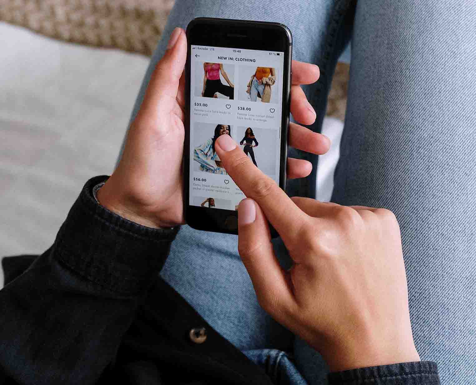 How Shopify Mobile App Can Help You Drive Massive Sales This Holiday Season? - FireApps